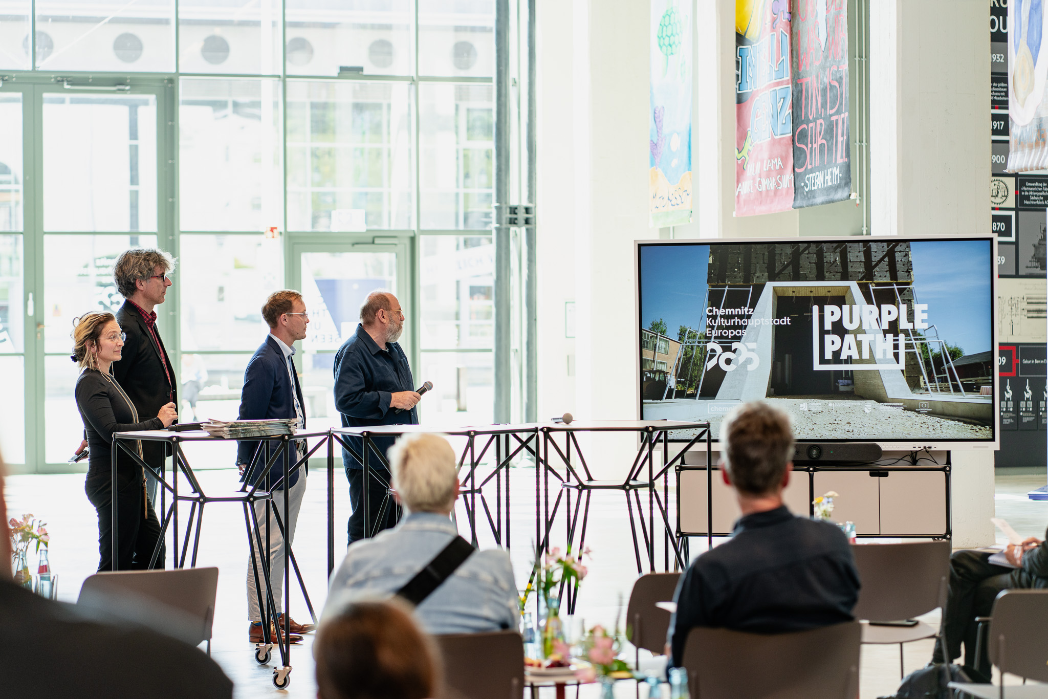 Chemnitz 2025: Leuchtendes Finale: James Turrells Lichtskulptur krönt Abschluss des ...